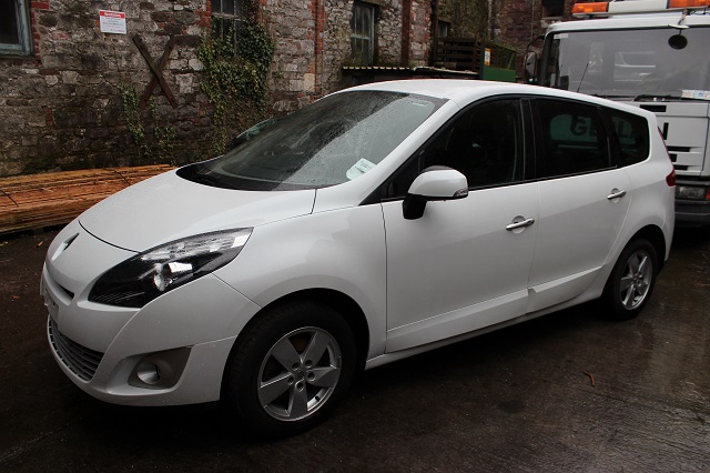 Renault Scenic Body Control Module BCM - Interior Parts - Renault ...